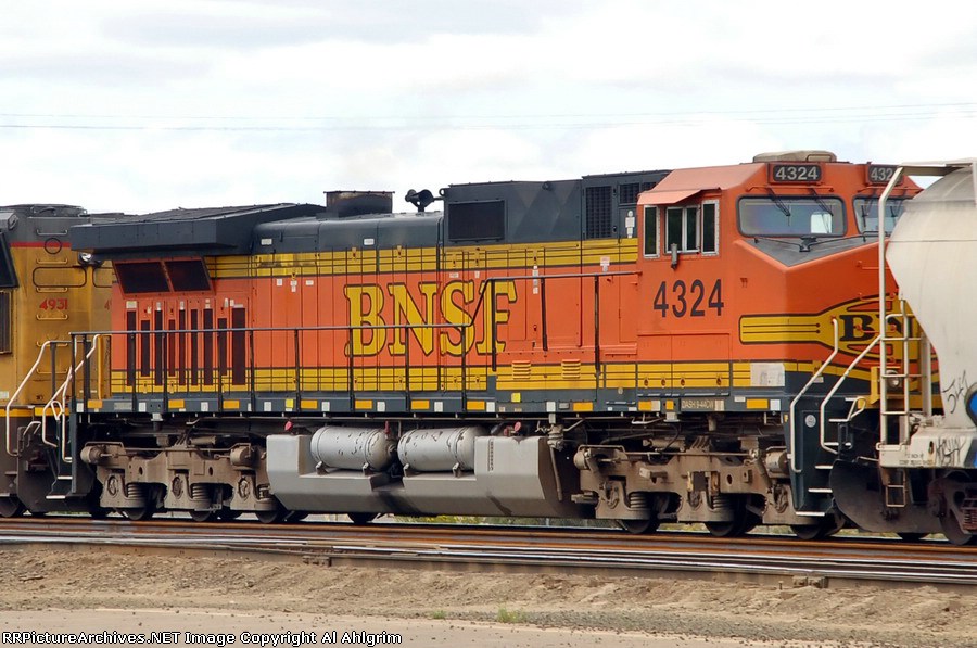BNSF 4324